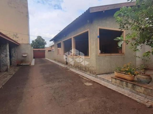 Casa à venda com Barracão Bairro Campos Elíseos