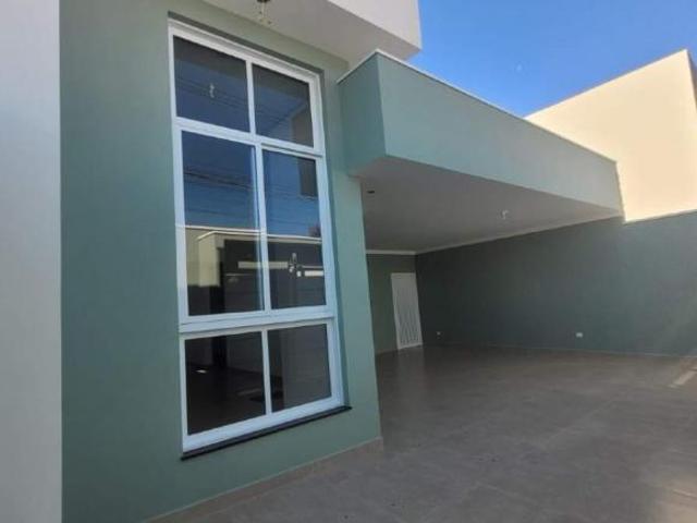 Casa à Venda com Conceito Moderno com 3 Dormitórios sendo as 3 Suítes e Garagem com vagas para 5 car