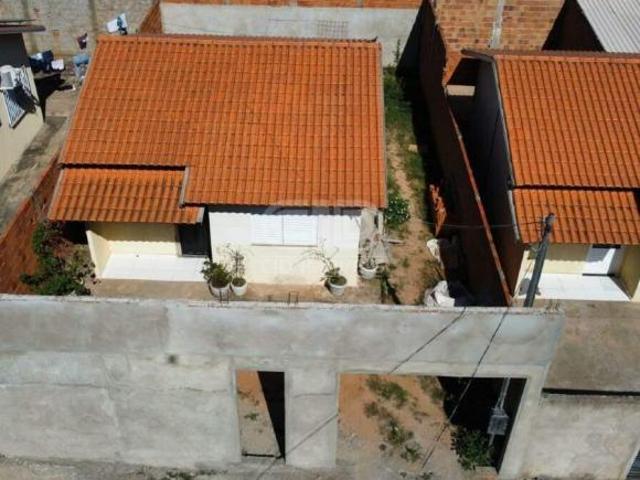 Casa à Venda com Dois Quartos Bairro Loteamento Bom Jesus