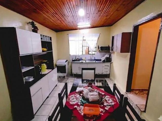Casa à venda com excelente aproveitamento de espaço e ambientes amplos