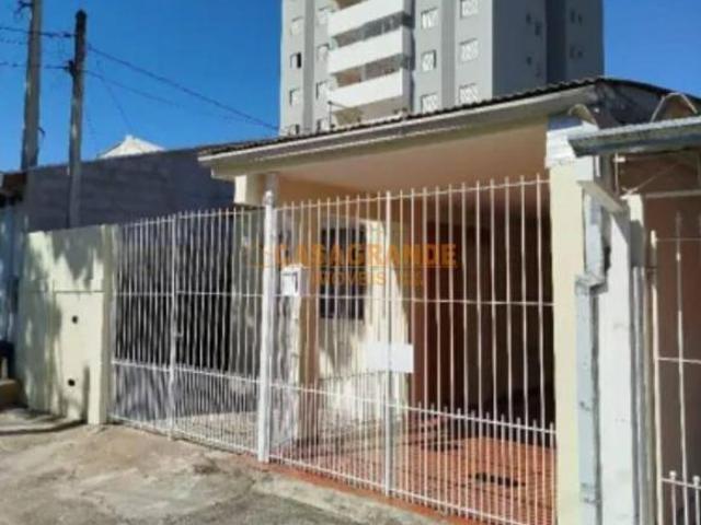 Casa a venda com Edícula 03 quartos, no Jardim Motorama SJC