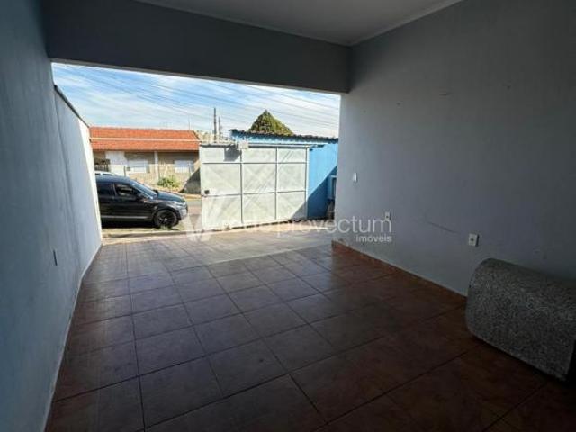 Casa à venda com edícula, excelente estrutura e localização privilegiada em Camp