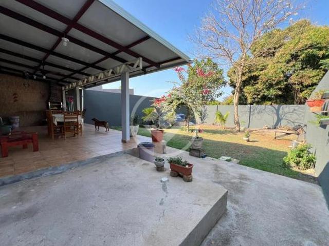 CASA A VENDA COM ENERGIA SOLAR E PLANEJADOS BAIRRO JARDIM PAULA 2, VÁRZEA GRANDE/MT