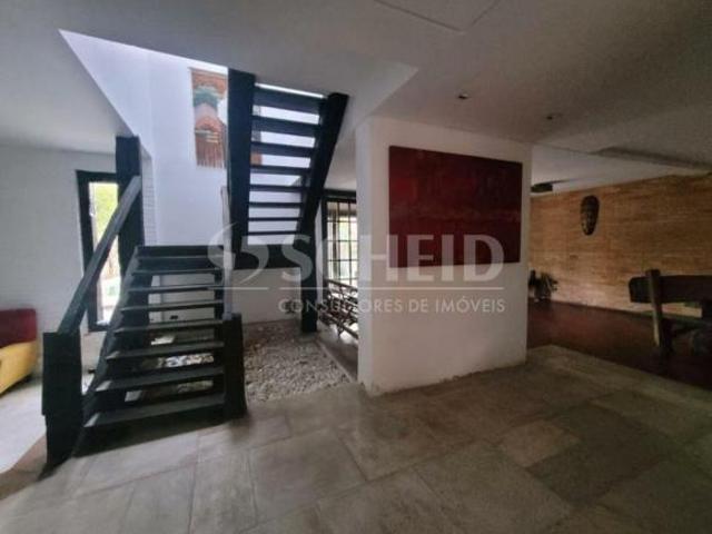 Casa a Venda com fundo para parque 9 de julho