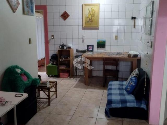 Casa a venda com pátio amplo na Boca do Monte