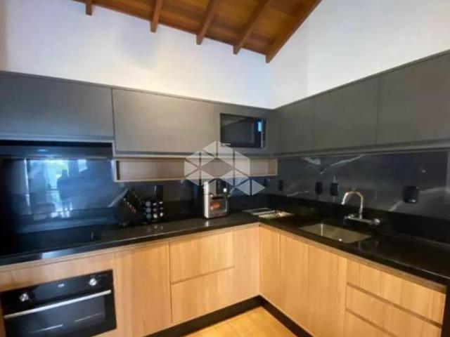 Casa a venda com piscina, 3 dormitorios bem ampla em Campo Bom