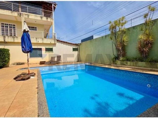 Casa à venda com piscina 5 quartos 5 Suites Taguatinga Sul