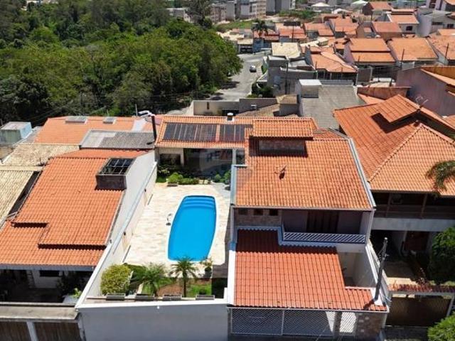 Casa à venda com piscina e 4 quartos no Jardim Piazza Di Roma em Sorocaba