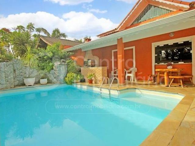 Casa à venda com piscina e 8 quartos 6 suítes em Peruíbe, no Convento Velho