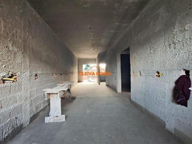 Casa a Venda com Piscina e Suíte Matinhos