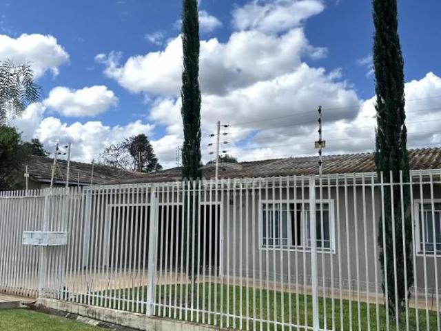 Casa à venda com piscina em Oficinas