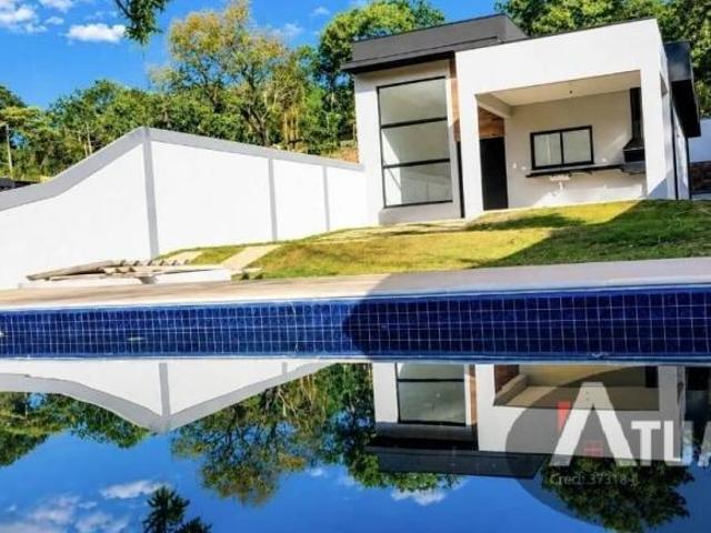 Casa á venda, com piscina em Terra Preta Mairiporã/SP