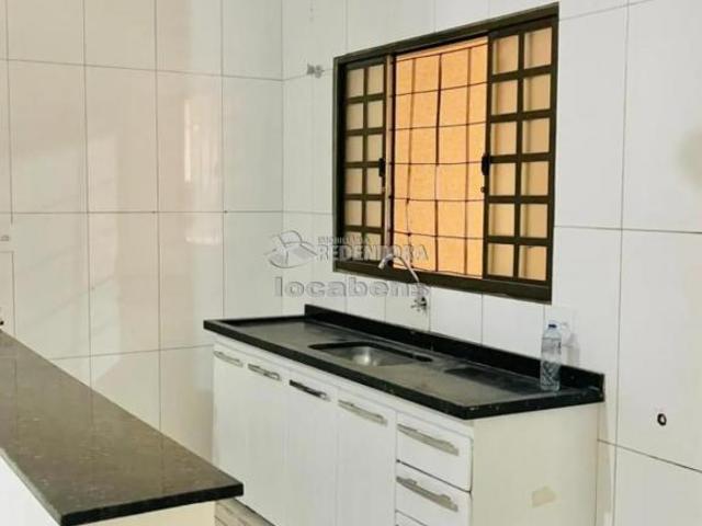 Casa à Venda com piscina no Costa do Sol com 03 quartos e 01 suíte