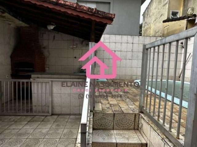 Casa à venda com piscina no Bom Retiro