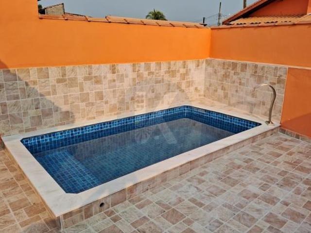 Casa á venda com Piscina no Bairro Jamaica – Itanhaém!