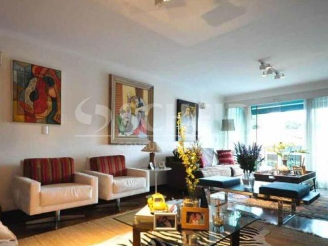 CASA À VENDA COM PISCINA NO BROOKLIN, 3 Quartos, 2 suítes, 249m²