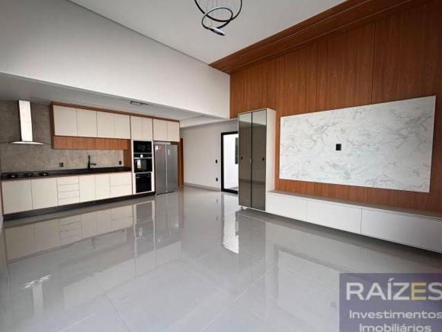 Casa À VENDA com piscina, no Residencial Villa Verde, em Bragança Paulista