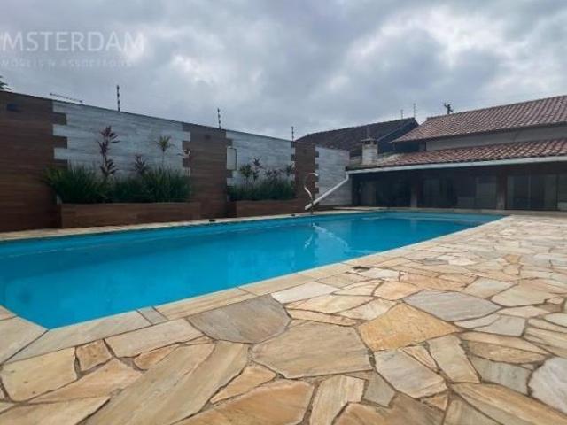 Casa à venda com piscina, na Vista Linda, 2 quartos, 2 salas, 2 banheiros, 3 vagas, 264,79 m²
