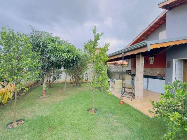 Casa a venda com piscina Ninho Verde I Porangaba