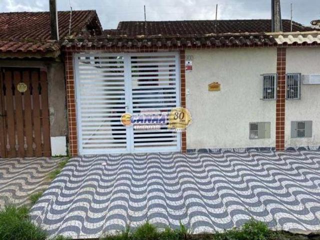 Casa à venda com piscina privativa em Mongaguá Litoral de SP !