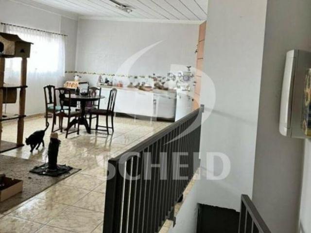 Casa a venda com possibilidade de comercial na para inferior, 2 dormitórios 1 suíte, 5 vagas, 4 WC