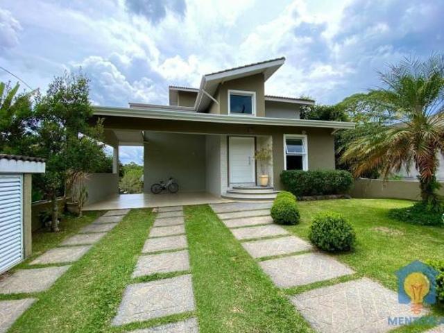 Casa à venda com porteira fechada no condomínio Paysage Serein