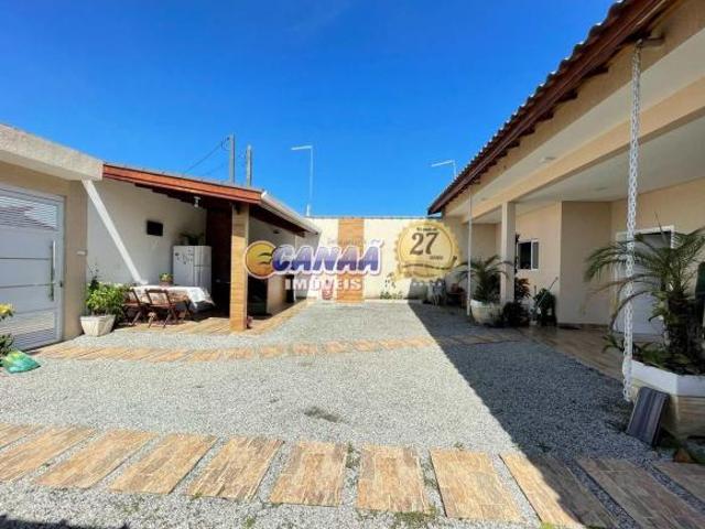 Casa à venda com Suíte e 5 vagas de Garagem em Itanhaém litoral de SP!