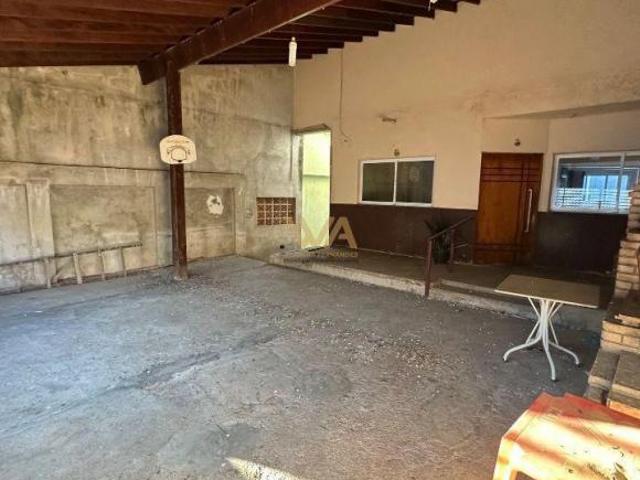 Casa à venda com suíte e salão de festas no Mogi Moderno