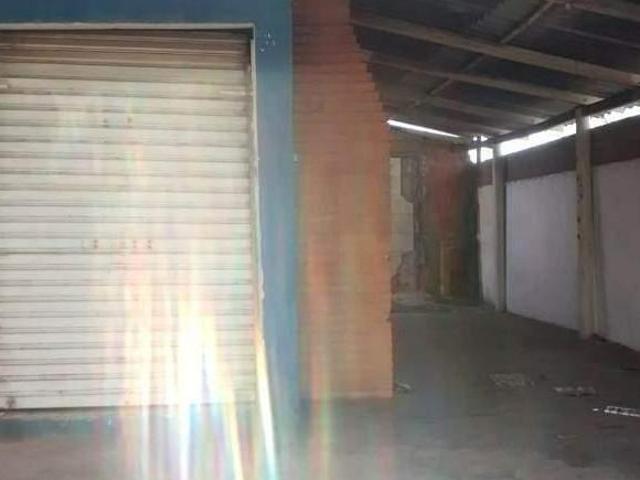 CASA À VENDA COM SALÃO COMERCIAL EM LIMEIRA, SP