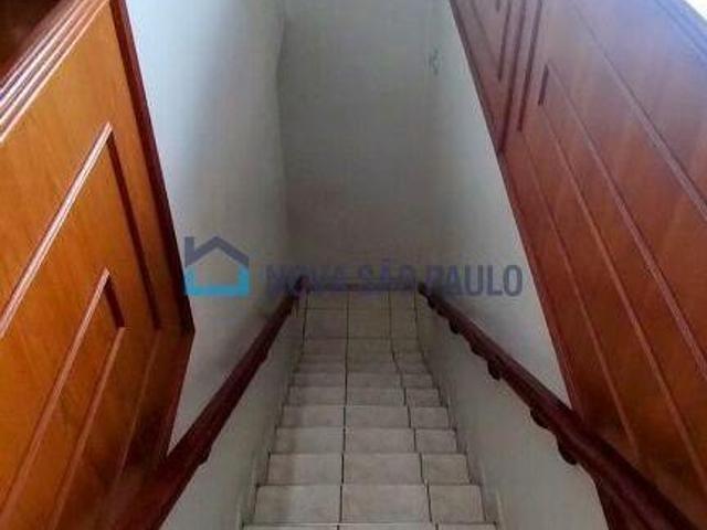 Casa à venda com Salão Comercial na Vila Guarani, 3 suítes, 260m²