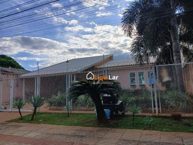 Casa a Venda com Salão de Festas