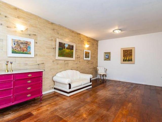 Casa a venda, com terreno, 3 quartos, 4 vagas R$ 1.095.000,00 Campina do Siqueira