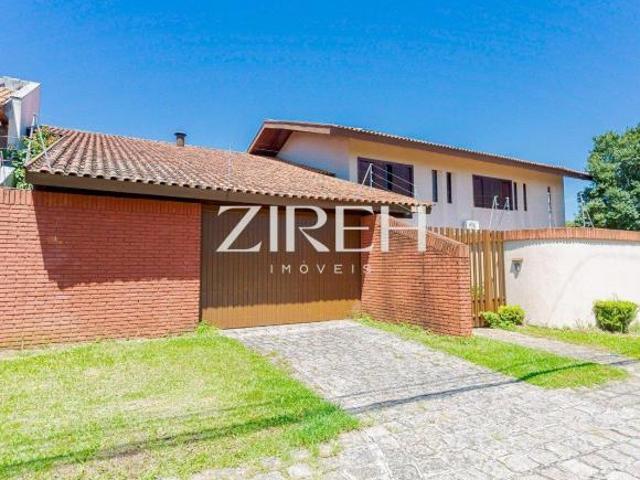 CASA À VENDA COM TERRENO GRANDE E PISCINA, NO SEMINÁRIO