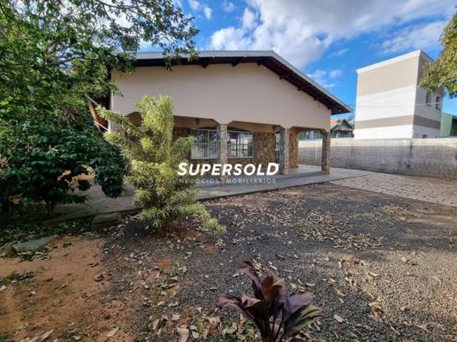 Casa à venda com terreno de 1000 m² no Santa Cândida em Campinas próximo a PUC