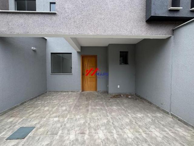 Casa à venda com três quartos, suíte e duas vagas de garagem no bairro Santa Mônica Belo Horizonte