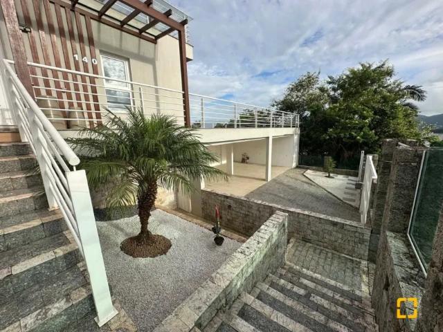 Casa a venda com vista deslumbrante para o mar em Florianopolis