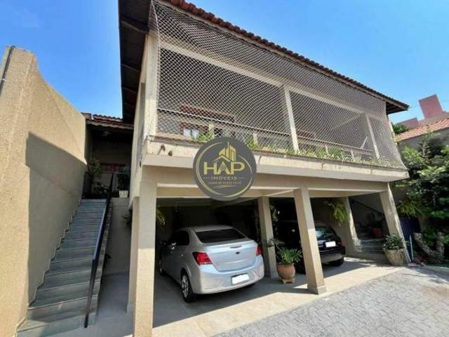 Casa à Venda com Vista Panorâmica e Conforto em Localização Privilegiada