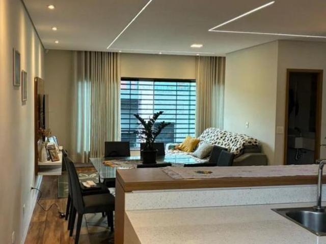 Casa a venda com 04 dormitórios e 02 suites com 06 vagas no Jardim Scarpelli Santo André