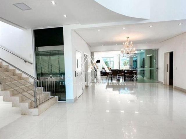Casa à venda, com 04 dormitórios suíte, e 650m², no cond. Damha V