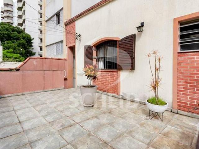 Casa à venda com 04 dorms e 02 vagas em Perdizes