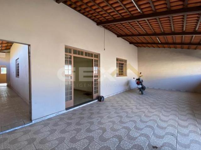 Casa à Venda com 04 Quartos no Bairro Santa Marta em Divinópolis MG