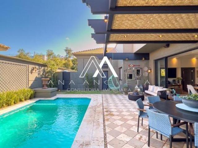 Casa à venda, com 04 suítes, 450m² no cond. Eco Village I