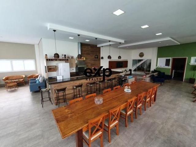 Casa à venda com 04 suítes ao lado do colégio Etapa em Valinhos/SP