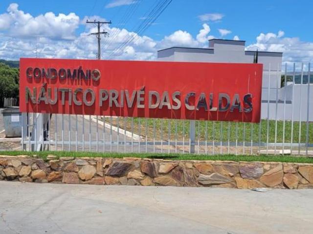 Casa a venda com 04 suítes, condomínio Náutico Privê em Caldas Novas GO