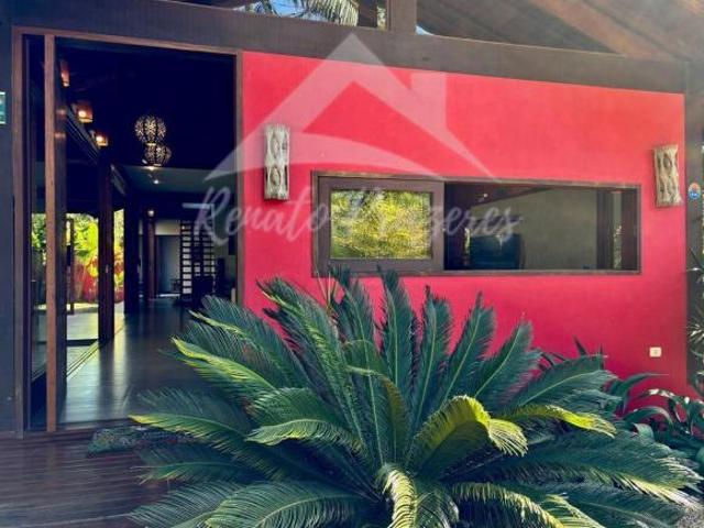 Casa a venda com 04 suites, Praia de Itamambuca, Ubatuba
