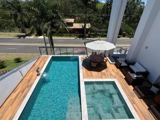 Casa à venda com 05 dormitórios, no Condomínio Quinta dos Lagos, Paraibuna