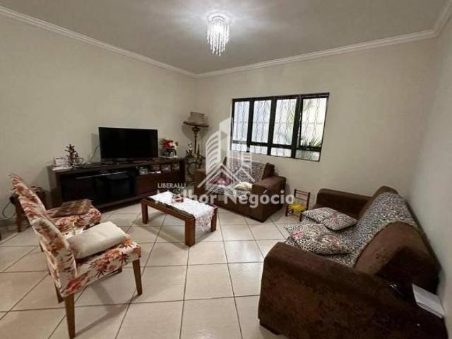 Casa à venda com 05 dormitórios Quartos, 4 banheiros no bairro Bom Jesus III, na Cidade de Rio das