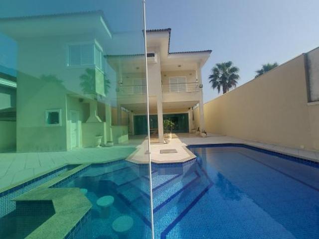 Casa á venda com 05 suítes, 04 vagas Jardim Acapulco Guarujá SP