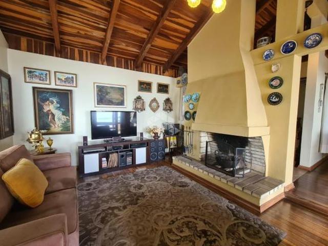 CASA À VENDA COM 07 DORMITÓRIOS, COM BELÍSSIMA VISTA PARA O RIO GUAÍBA