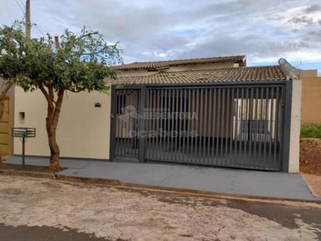 Casa a venda com 02 quartos